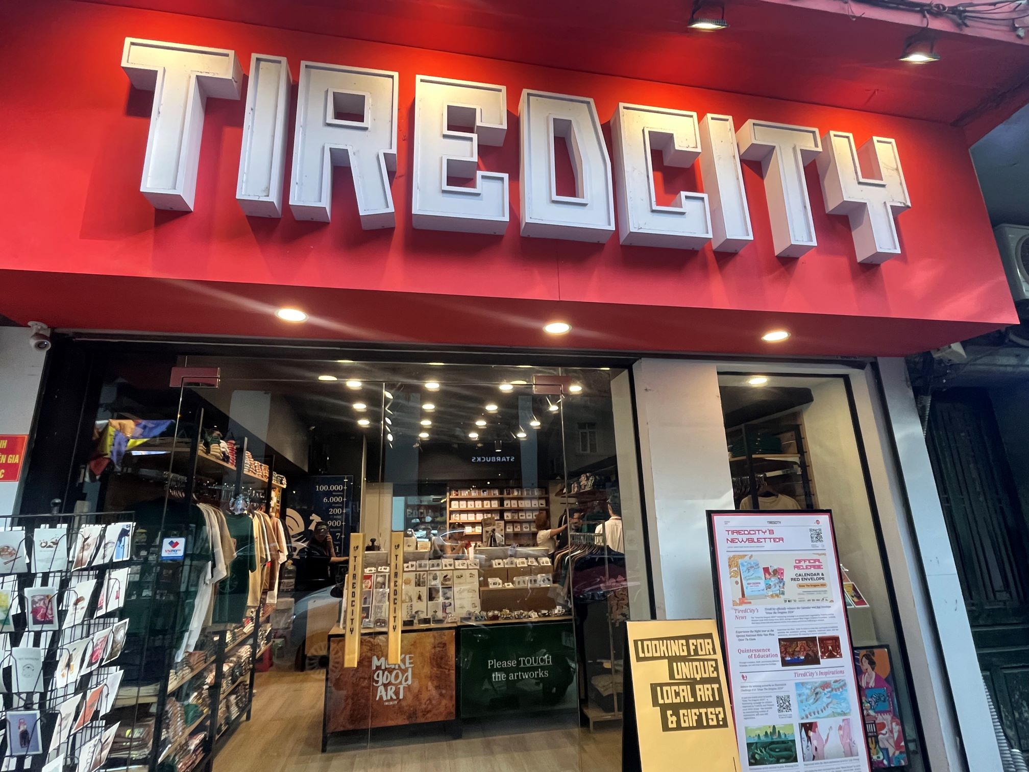 ハノイの魅力を芸術で再発見！アートなホアンキエム区を街歩き - Walking Vietnam - ウォーキングベトナム